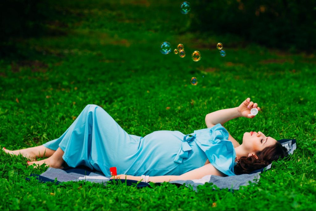 Top 25 Baby Shower Photoshoot Ideas & Poses for 2025-2026 | India